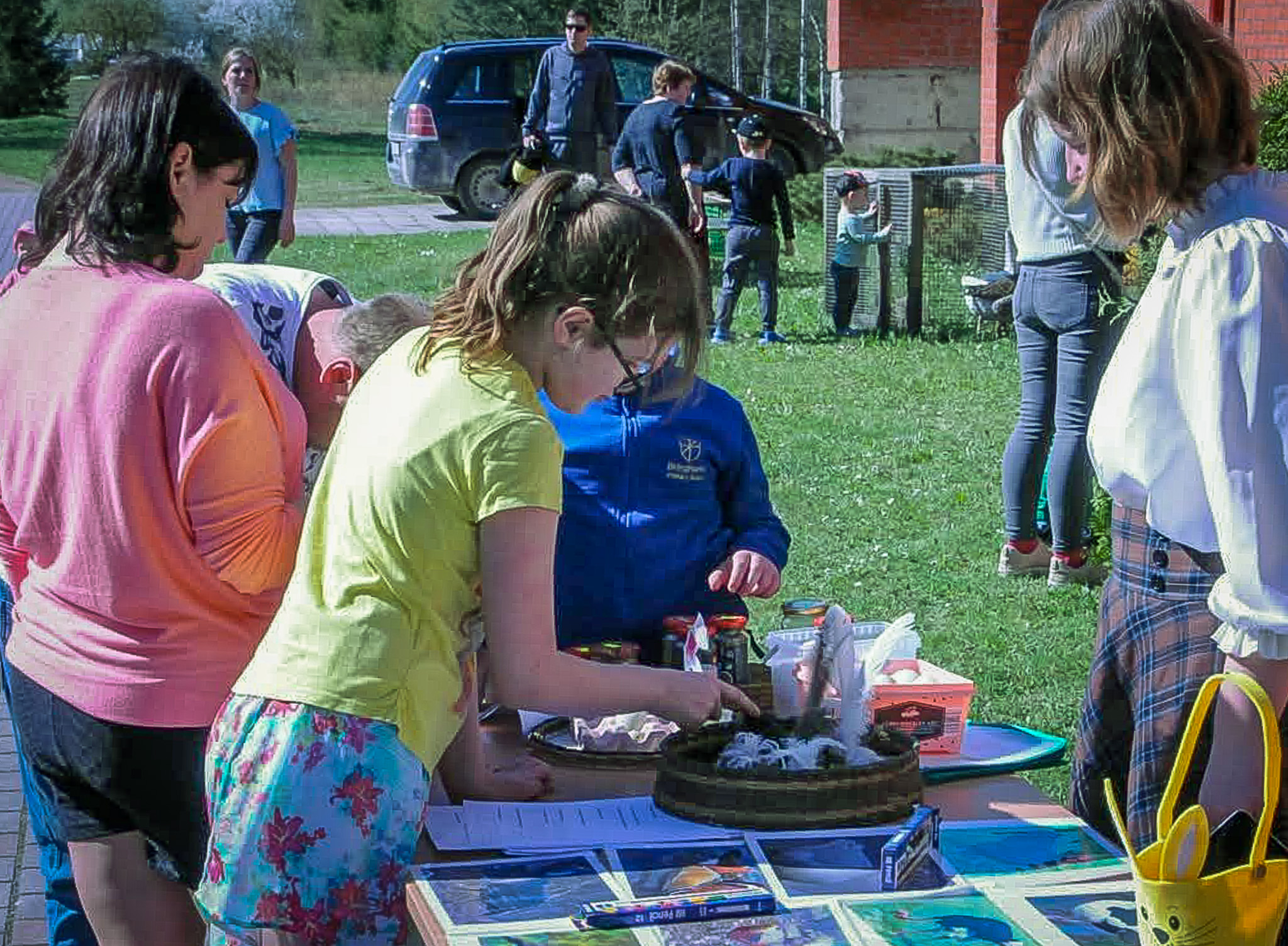 Elija Lieldienās izrāda savus mājputnus - Staburags.lv